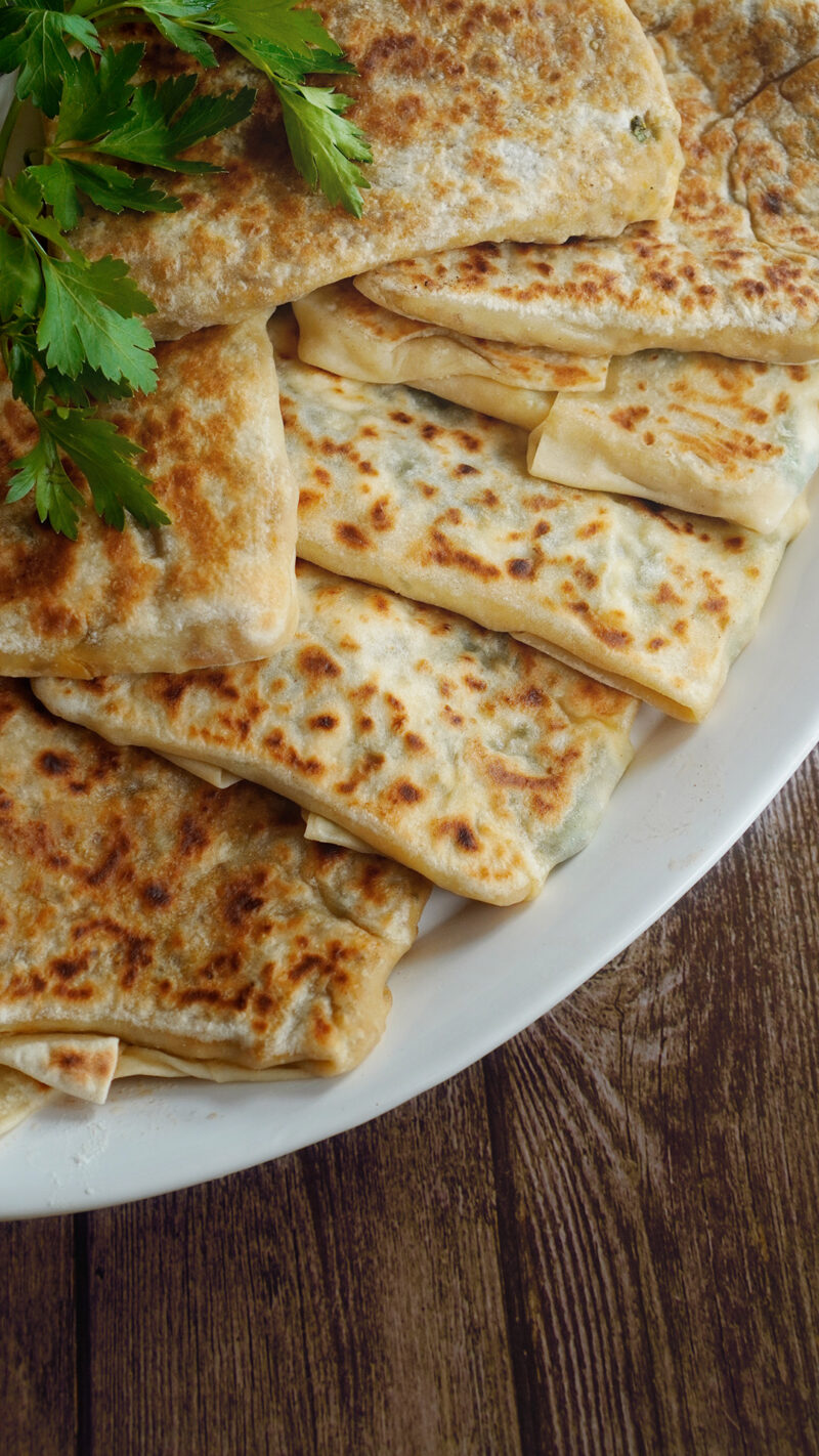 Gözleme selber machen - türkische gefüllte Teigtaschen - Thomas kocht ...